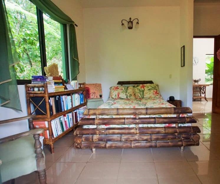 Off-Grid in the Rain Forest of Costa Rica - SurvivalRealty.com