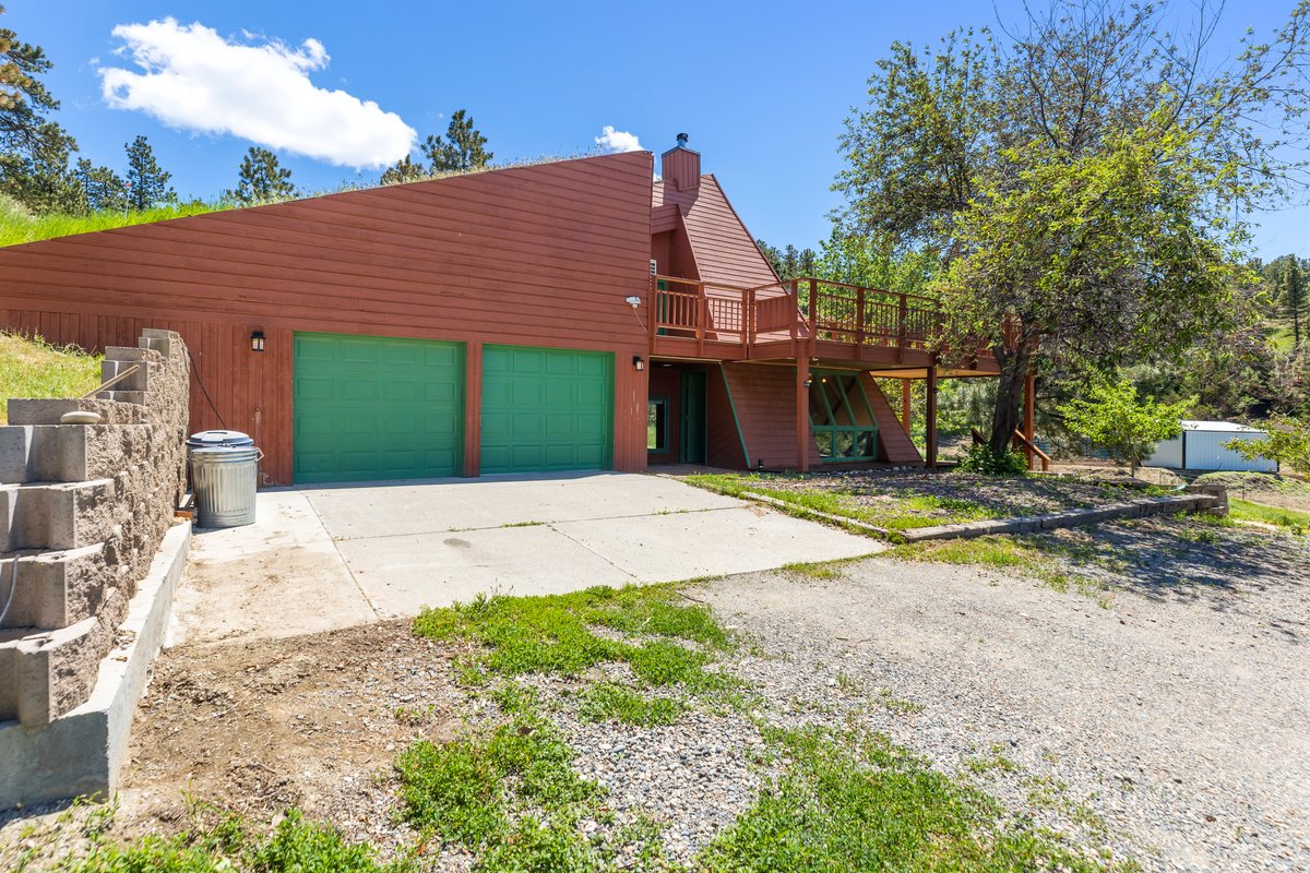 Energy Efficient Earth Bermed Home - SurvivalRealty.com