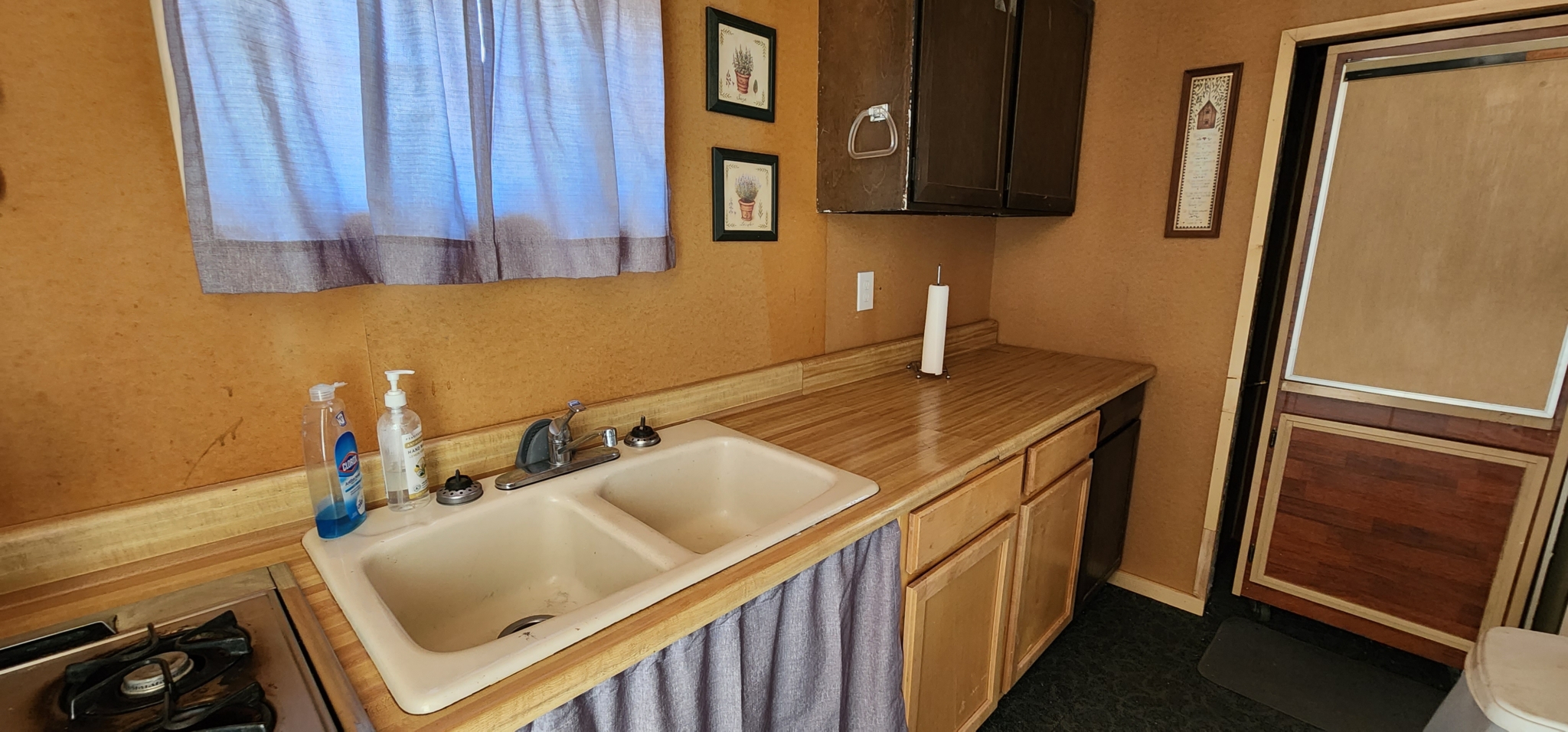 Mountainside Homestead Compound - SurvivalRealty.com