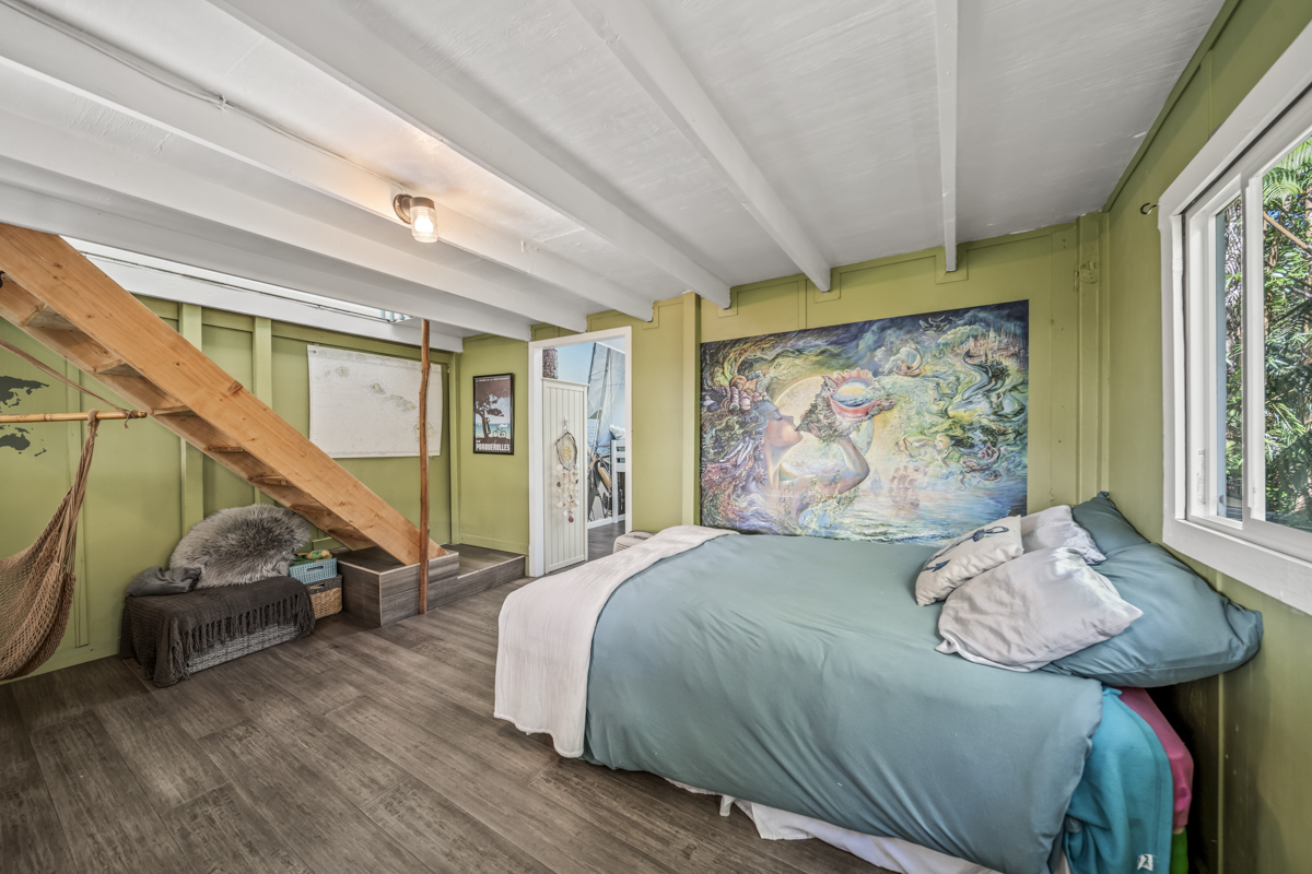 Beautiful Off Grid O'hia Forest Homestead - SurvivalRealty.com