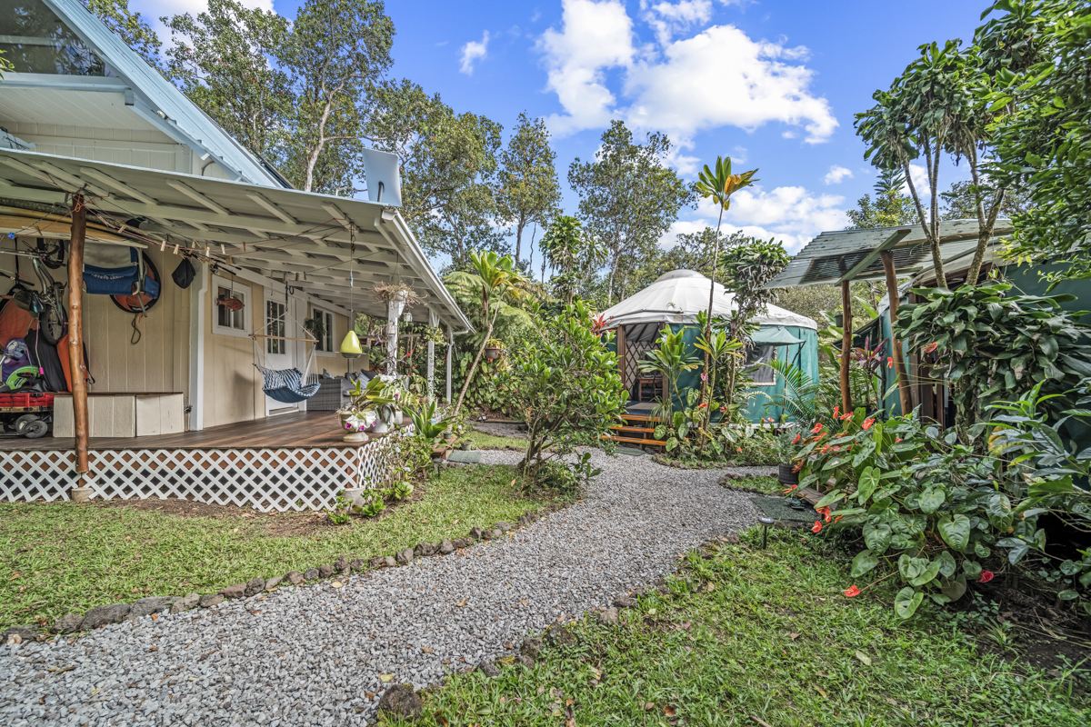 Beautiful Off Grid O'hia Forest Homestead - SurvivalRealty.com