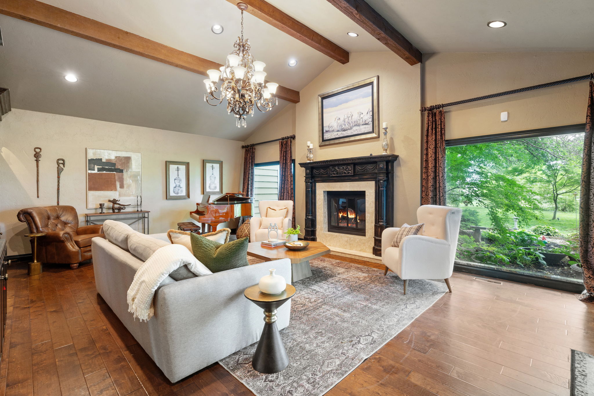 Extraordinary Landmark Estate Nestled on Over 12 Acres - SurvivalRealty.com