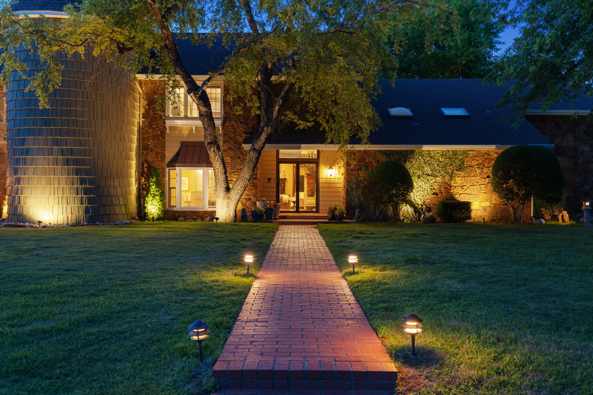 Extraordinary Landmark Estate Nestled on Over 12 Acres - SurvivalRealty.com