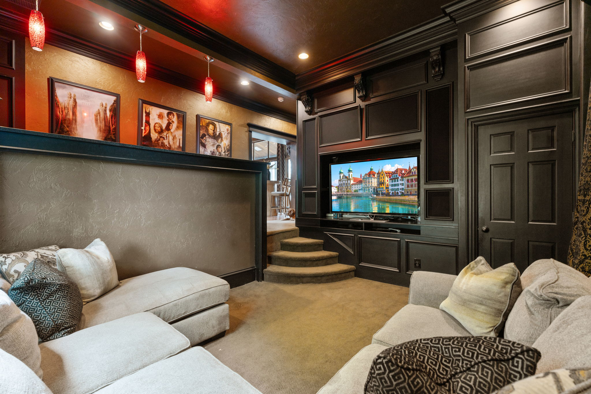 Extraordinary Landmark Estate Nestled on Over 12 Acres - SurvivalRealty.com