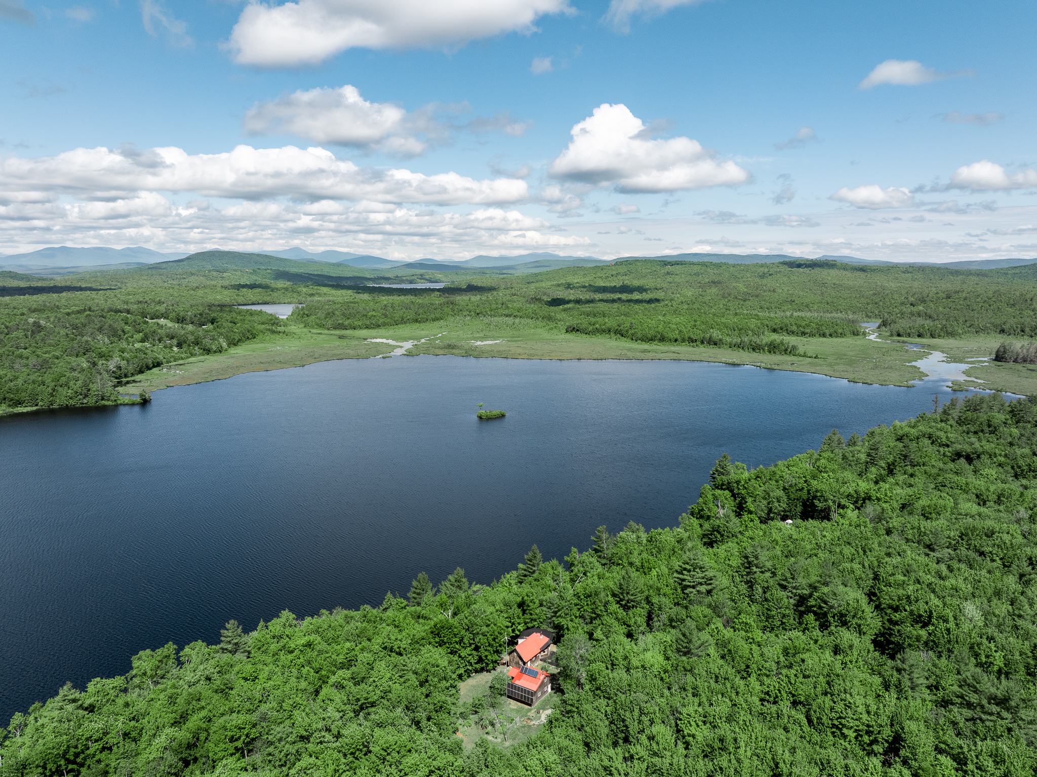 Self-Sufficient Waterfront Homestead - SurvivalRealty.com